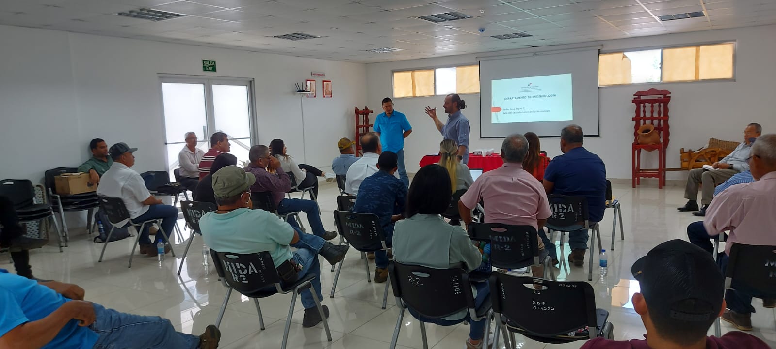 Salud Animal del MIDA evalúa campañas zoosanitarias en Veraguas ...